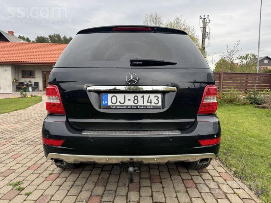 Черный Мерседес МЛ 350 2009 в Огре, объемом двигателя 3.00 л и пробегом 307 тыс. км за 6950 €, фото 8 на AUTOMOTO.COM.LV