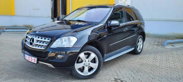 Melns Mercedes-Benz ML 350 2009 Rīga, ar dzinēja tilpumu 3.00 L un nobraukumu 248 tūkst. km par 9990 €, foto 3 vietnē AUTOMOTO.COM.LV