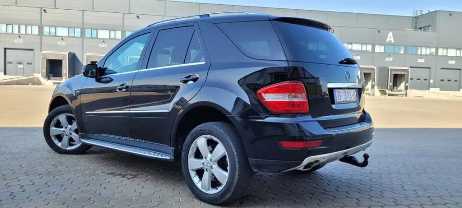 Melns Mercedes-Benz ML 350 2009 Rīga, ar dzinēja tilpumu 3.00 L un nobraukumu 248 tūkst. km par 9990 €, foto 7 vietnē AUTOMOTO.COM.LV