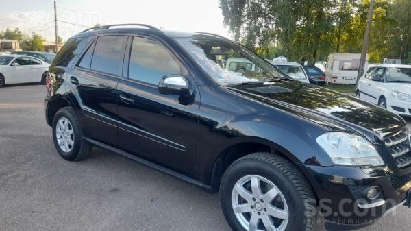 Melns Mercedes-Benz ML 350 2009 Rīga, ar dzinēja tilpumu 3.00 L un nobraukumu 278 tūkst. km par 8000 €, foto 4 vietnē AUTOMOTO.COM.LV