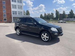 Black Mercedes-Benz ML 350 2009 in Marijampole, with an engine capacity of 3.00 L and mileage of 254 thousand km for 8800 €, photo 4 on AUTOMOTO.COM.LV