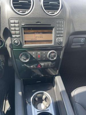 Black Mercedes-Benz ML 350 2009 in Marijampole, with an engine capacity of 3.00 L and mileage of 254 thousand km for 8800 €, photo 12 on AUTOMOTO.COM.LV