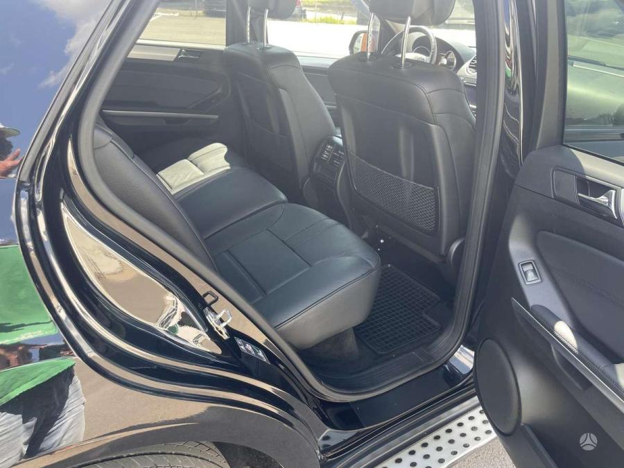 Black Mercedes-Benz ML 350 2009 in Marijampole, with an engine capacity of 3.00 L and mileage of 254 thousand km for 8800 €, photo 15 on AUTOMOTO.COM.LV