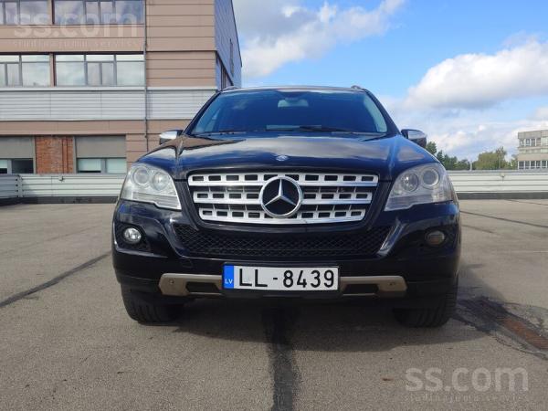 Melns Mercedes-Benz ML 350 2009 Rīga, ar dzinēja tilpumu 3.00 L un nobraukumu 327 tūkst. km par 8000 €, foto 6 vietnē AUTOMOTO.COM.LV