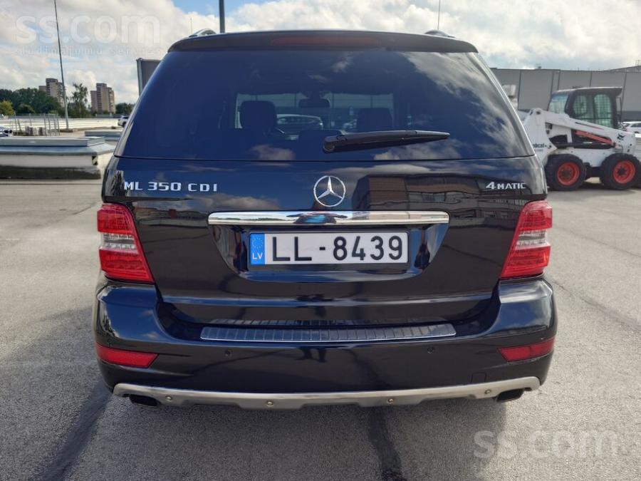 Melns Mercedes-Benz ML 350 2009 Rīga, ar dzinēja tilpumu 3.00 L un nobraukumu 327 tūkst. km par 8000 €, foto 7 vietnē AUTOMOTO.COM.LV