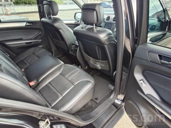 Melns Mercedes-Benz ML 350 2009 Rīga, ar dzinēja tilpumu 3.00 L un nobraukumu 327 tūkst. km par 8000 €, foto 9 vietnē AUTOMOTO.COM.LV