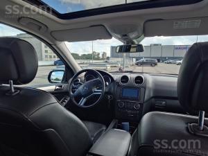 Melns Mercedes-Benz ML 350 2009 Rīga, ar dzinēja tilpumu 3.00 L un nobraukumu 327 tūkst. km par 8000 €, foto 10 vietnē AUTOMOTO.COM.LV