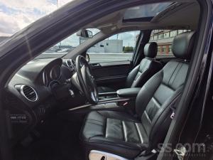 Melns Mercedes-Benz ML 350 2009 Rīga, ar dzinēja tilpumu 3.00 L un nobraukumu 327 tūkst. km par 8000 €, foto 11 vietnē AUTOMOTO.COM.LV