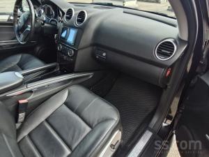 Melns Mercedes-Benz ML 350 2009 Rīga, ar dzinēja tilpumu 3.00 L un nobraukumu 327 tūkst. km par 8000 €, foto 12 vietnē AUTOMOTO.COM.LV