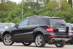 Melns Mercedes-Benz ML 350 2010 Tukums, ar dzinēja tilpumu 3.00 L un nobraukumu 385 tūkst. km par 7950 €, foto 3 vietnē AUTOMOTO.COM.LV