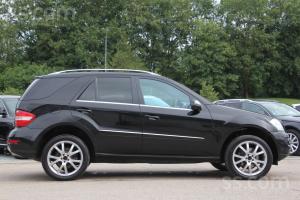 Melns Mercedes-Benz ML 350 2010 Tukums, ar dzinēja tilpumu 3.00 L un nobraukumu 385 tūkst. km par 7950 €, foto 5 vietnē AUTOMOTO.COM.LV