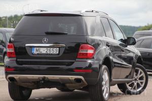 Melns Mercedes-Benz ML 350 2010 Tukums, ar dzinēja tilpumu 3.00 L un nobraukumu 385 tūkst. km par 7950 €, foto 15 vietnē AUTOMOTO.COM.LV