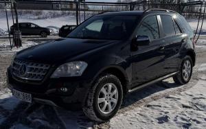Black Mercedes-Benz ML 350 2010 in Kaunas, with an engine capacity of 2.99 L and mileage of 291 thousand km for 9900 €, photo 2 on AUTOMOTO.COM.LV