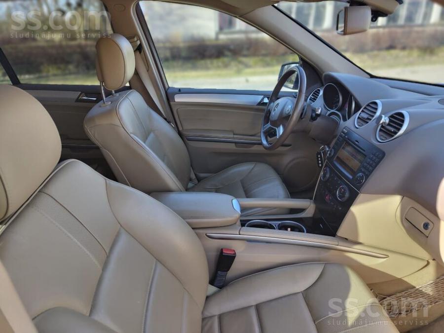 Melns Mercedes-Benz ML 350 2010 Liepāja, ar dzinēja tilpumu 3.00 L un nobraukumu 289 tūkst. km par 7900 €, foto 6 vietnē AUTOMOTO.COM.LV