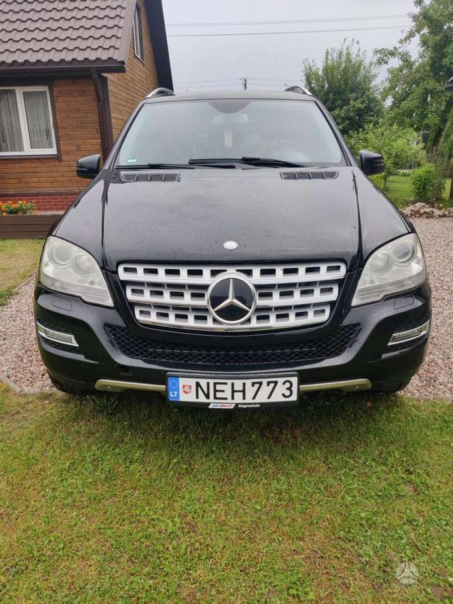 Melns Mercedes-Benz ML 350 2010 Šilalė, ar dzinēja tilpumu 2.99 L un nobraukumu 300 tūkst. km par 8450 €, foto 4 vietnē AUTOMOTO.COM.LV