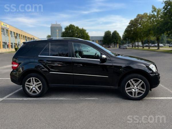Melns Mercedes-Benz ML 350 2010 Rīga, ar dzinēja tilpumu 3.00 L un nobraukumu 222 tūkst. km par 9800 €, foto 1 vietnē AUTOMOTO.COM.LV