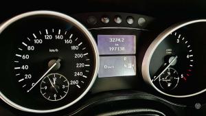Black Mercedes-Benz ML 350 2010 in Birzai, with an engine capacity of 2.99 L and mileage of 197 thousand km for 9900 €, photo 3 on AUTOMOTO.COM.LV