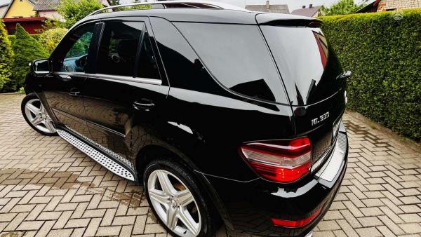 Black Mercedes-Benz ML 350 2010 in Birzai, with an engine capacity of 2.99 L and mileage of 197 thousand km for 9900 €, photo 7 on AUTOMOTO.COM.LV