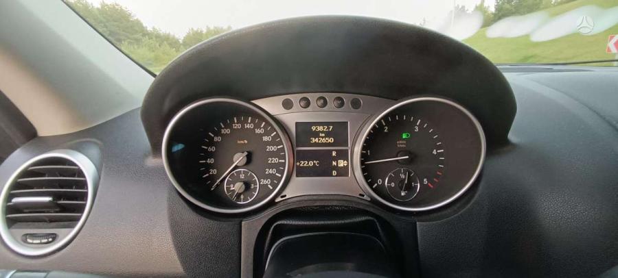Black Mercedes-Benz ML 350 2010 in Alytus, with an engine capacity of 3.00 L and mileage of 343 thousand km for 7850 €, photo 11 on AUTOMOTO.COM.LV