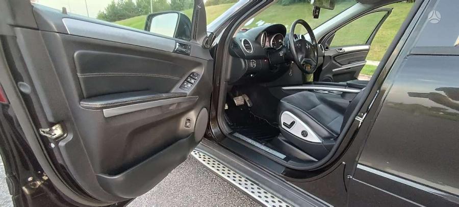 Black Mercedes-Benz ML 350 2010 in Alytus, with an engine capacity of 3.00 L and mileage of 343 thousand km for 7850 €, photo 23 on AUTOMOTO.COM.LV