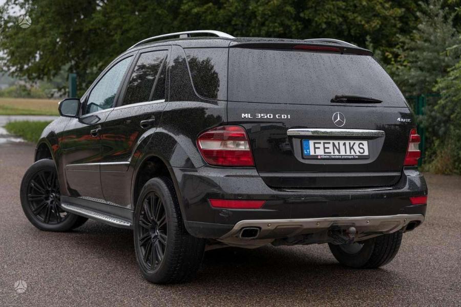 Melns Mercedes-Benz ML 350 2010 Viļņa, ar dzinēja tilpumu 2.99 L un nobraukumu 360 tūkst. km par 7990 €, foto 12 vietnē AUTOMOTO.COM.LV