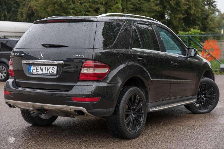 Melns Mercedes-Benz ML 350 2010 Viļņa, ar dzinēja tilpumu 2.99 L un nobraukumu 360 tūkst. km par 7990 €, foto 17 vietnē AUTOMOTO.COM.LV