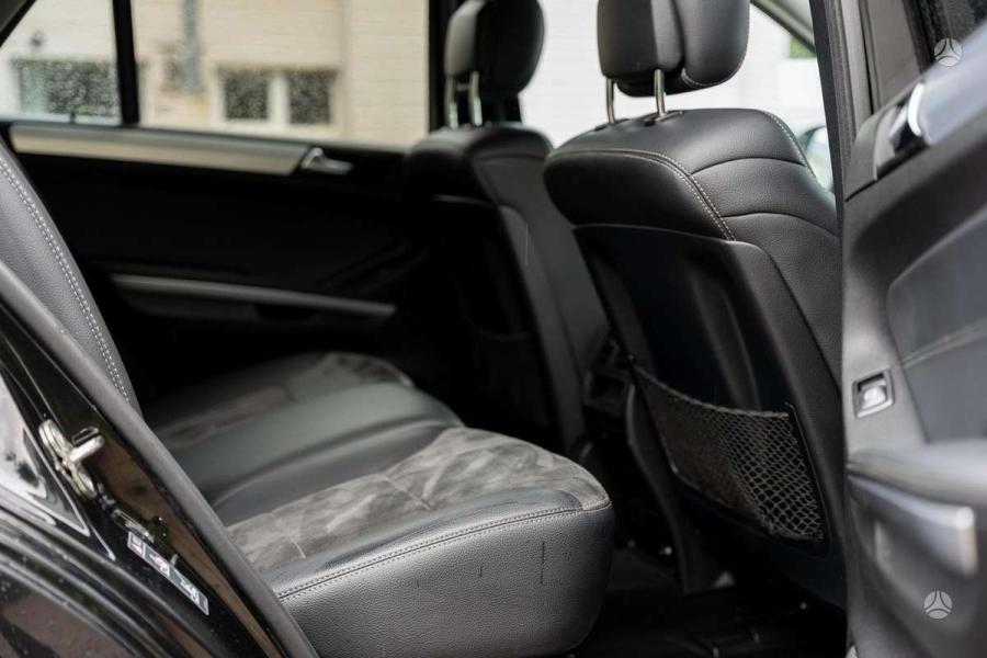 Melns Mercedes-Benz ML 350 2010 Viļņa, ar dzinēja tilpumu 2.99 L un nobraukumu 360 tūkst. km par 7990 €, foto 22 vietnē AUTOMOTO.COM.LV