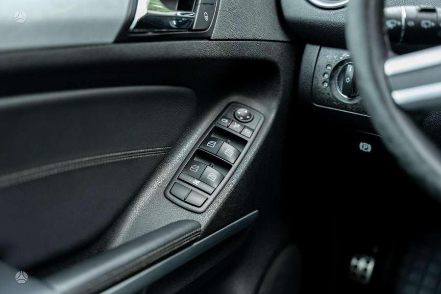 Melns Mercedes-Benz ML 350 2010 Viļņa, ar dzinēja tilpumu 2.99 L un nobraukumu 360 tūkst. km par 7990 €, foto 29 vietnē AUTOMOTO.COM.LV
