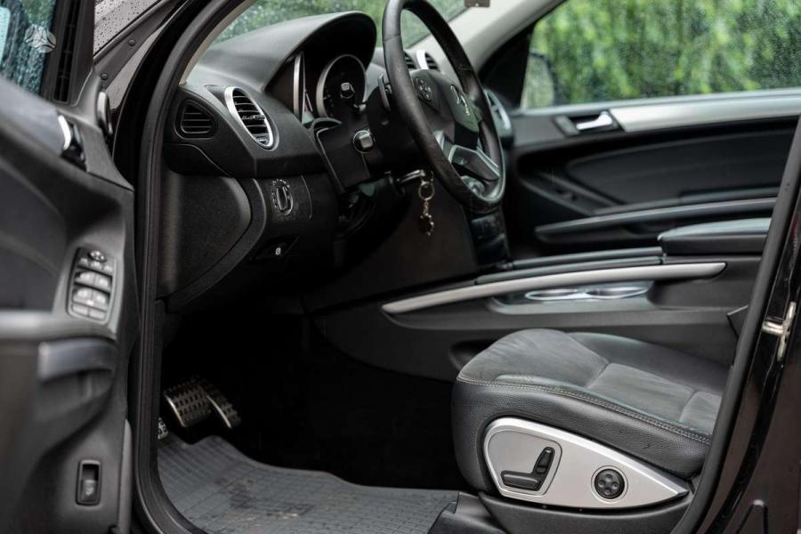 Melns Mercedes-Benz ML 350 2010 Viļņa, ar dzinēja tilpumu 2.99 L un nobraukumu 360 tūkst. km par 7990 €, foto 32 vietnē AUTOMOTO.COM.LV