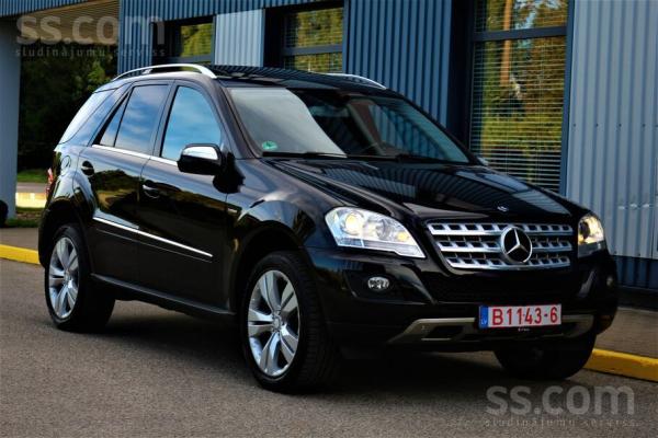 Black Mercedes-Benz ML 350 2010 in Riga, with an engine capacity of 3.00 L and mileage of 262 thousand km for 8990 €, photo 6 on AUTOMOTO.COM.LV