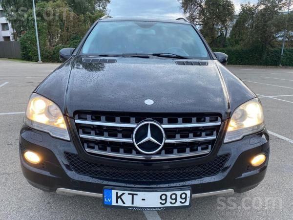 Melns Mercedes-Benz ML 350 2010 Rīga, ar dzinēja tilpumu 3.00 L un nobraukumu 291 tūkst. km par 8850 €, foto 1 vietnē AUTOMOTO.COM.LV