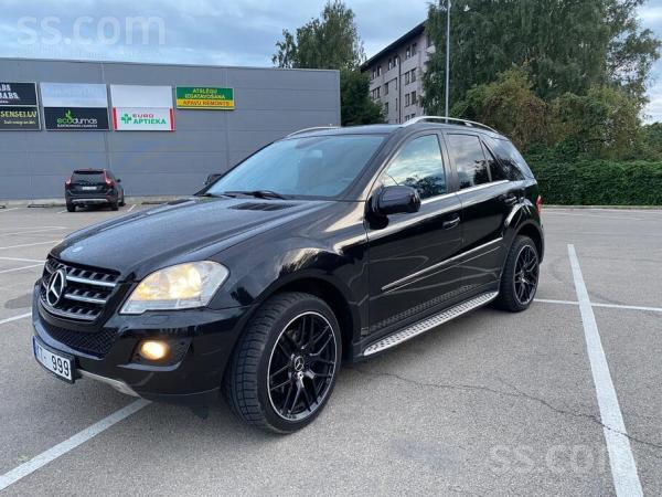 Melns Mercedes-Benz ML 350 2010 Rīga, ar dzinēja tilpumu 3.00 L un nobraukumu 291 tūkst. km par 8850 €, foto 3 vietnē AUTOMOTO.COM.LV