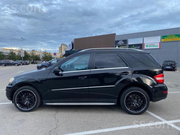 Melns Mercedes-Benz ML 350 2010 Rīga, ar dzinēja tilpumu 3.00 L un nobraukumu 291 tūkst. km par 8850 €, foto 5 vietnē AUTOMOTO.COM.LV