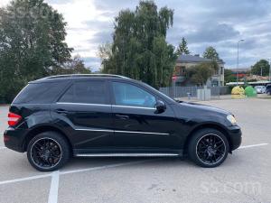 Melns Mercedes-Benz ML 350 2010 Rīga, ar dzinēja tilpumu 3.00 L un nobraukumu 291 tūkst. km par 8850 €, foto 6 vietnē AUTOMOTO.COM.LV