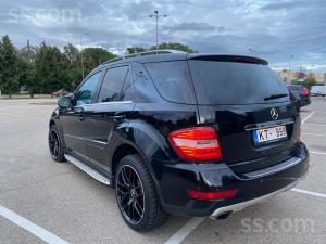 Melns Mercedes-Benz ML 350 2010 Rīga, ar dzinēja tilpumu 3.00 L un nobraukumu 291 tūkst. km par 8850 €, foto 7 vietnē AUTOMOTO.COM.LV