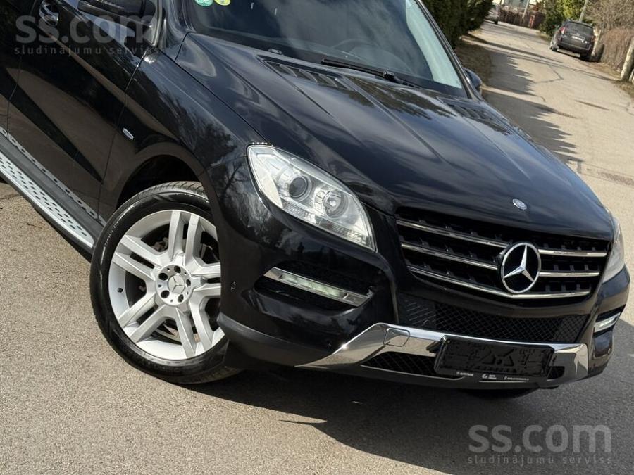 Melns Mercedes-Benz ML 350 2011 Jūrmala, ar dzinēja tilpumu 3.00 L un nobraukumu 0 tūkst. km par 13550 €, foto 5 vietnē AUTOMOTO.COM.LV