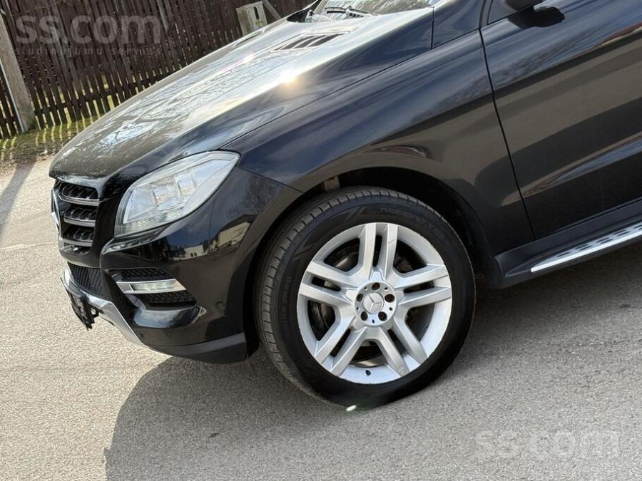 Melns Mercedes-Benz ML 350 2011 Jūrmala, ar dzinēja tilpumu 3.00 L un nobraukumu 0 tūkst. km par 13550 €, foto 8 vietnē AUTOMOTO.COM.LV