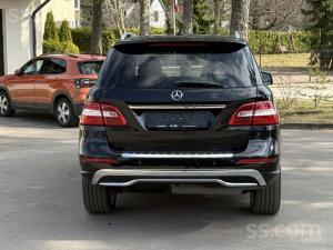 Melns Mercedes-Benz ML 350 2011 Jūrmala, ar dzinēja tilpumu 3.00 L un nobraukumu 0 tūkst. km par 13550 €, foto 12 vietnē AUTOMOTO.COM.LV