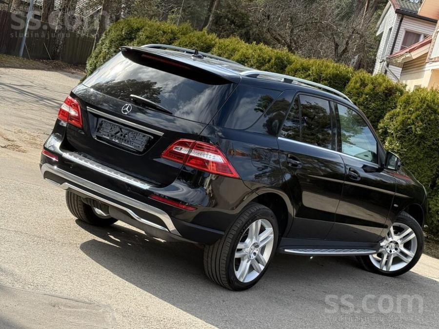 Melns Mercedes-Benz ML 350 2011 Jūrmala, ar dzinēja tilpumu 3.00 L un nobraukumu 0 tūkst. km par 13550 €, foto 14 vietnē AUTOMOTO.COM.LV