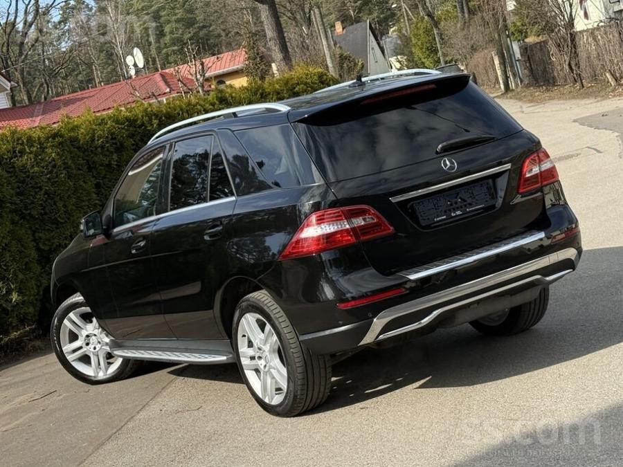 Melns Mercedes-Benz ML 350 2011 Jūrmala, ar dzinēja tilpumu 3.00 L un nobraukumu 0 tūkst. km par 13550 €, foto 15 vietnē AUTOMOTO.COM.LV