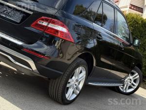 Melns Mercedes-Benz ML 350 2011 Jūrmala, ar dzinēja tilpumu 3.00 L un nobraukumu 0 tūkst. km par 13550 €, foto 16 vietnē AUTOMOTO.COM.LV
