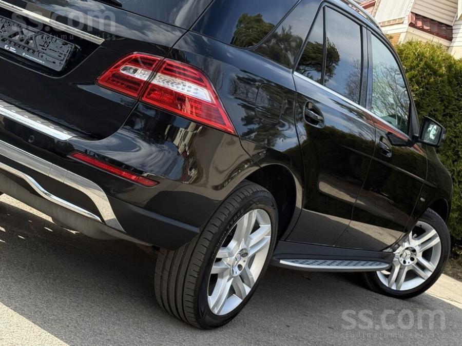 Melns Mercedes-Benz ML 350 2011 Jūrmala, ar dzinēja tilpumu 3.00 L un nobraukumu 0 tūkst. km par 13550 €, foto 16 vietnē AUTOMOTO.COM.LV