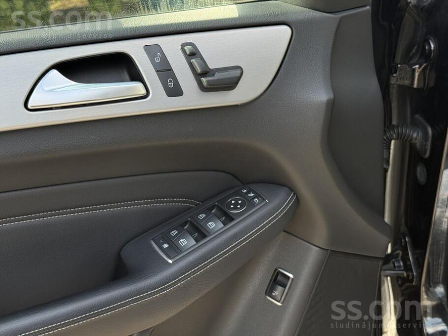 Melns Mercedes-Benz ML 350 2011 Jūrmala, ar dzinēja tilpumu 3.00 L un nobraukumu 0 tūkst. km par 13550 €, foto 25 vietnē AUTOMOTO.COM.LV