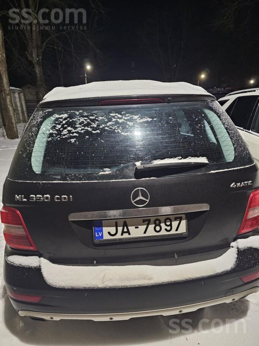 Melns Mercedes-Benz ML 350 2011 Rīga, ar dzinēja tilpumu 3.00 L un nobraukumu 171 tūkst. km par 12000 €, foto 5 vietnē AUTOMOTO.COM.LV