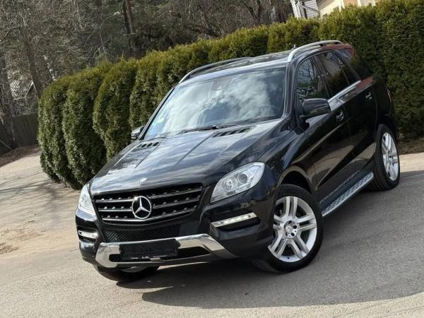 Melns Mercedes-Benz ML 350 2011 Jūrmala, ar dzinēja tilpumu 3.00 L un nobraukumu 235 tūkst. km par 9700 €, foto 1 vietnē AUTOMOTO.COM.LV