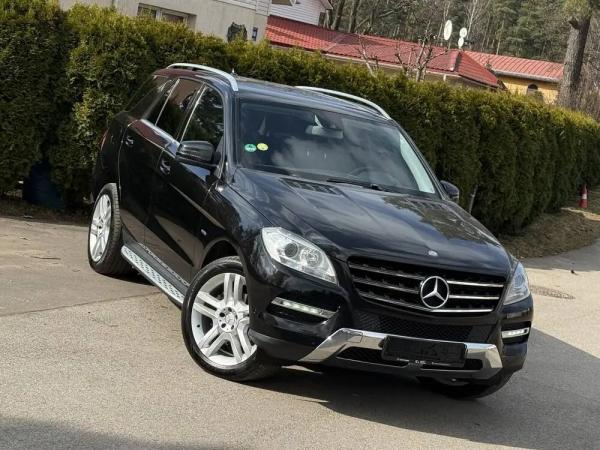 Melns Mercedes-Benz ML 350 2011 Jūrmala, ar dzinēja tilpumu 3.00 L un nobraukumu 235 tūkst. km par 9700 €, foto 2 vietnē AUTOMOTO.COM.LV