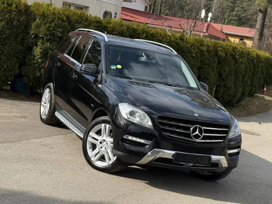 Melns Mercedes-Benz ML 350 2011 Jūrmala, ar dzinēja tilpumu 3.00 L un nobraukumu 235 tūkst. km par 9700 €, foto 3 vietnē AUTOMOTO.COM.LV