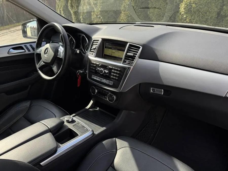 Melns Mercedes-Benz ML 350 2011 Jūrmala, ar dzinēja tilpumu 3.00 L un nobraukumu 235 tūkst. km par 9700 €, foto 21 vietnē AUTOMOTO.COM.LV