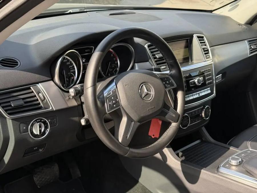Melns Mercedes-Benz ML 350 2011 Jūrmala, ar dzinēja tilpumu 3.00 L un nobraukumu 235 tūkst. km par 9700 €, foto 26 vietnē AUTOMOTO.COM.LV