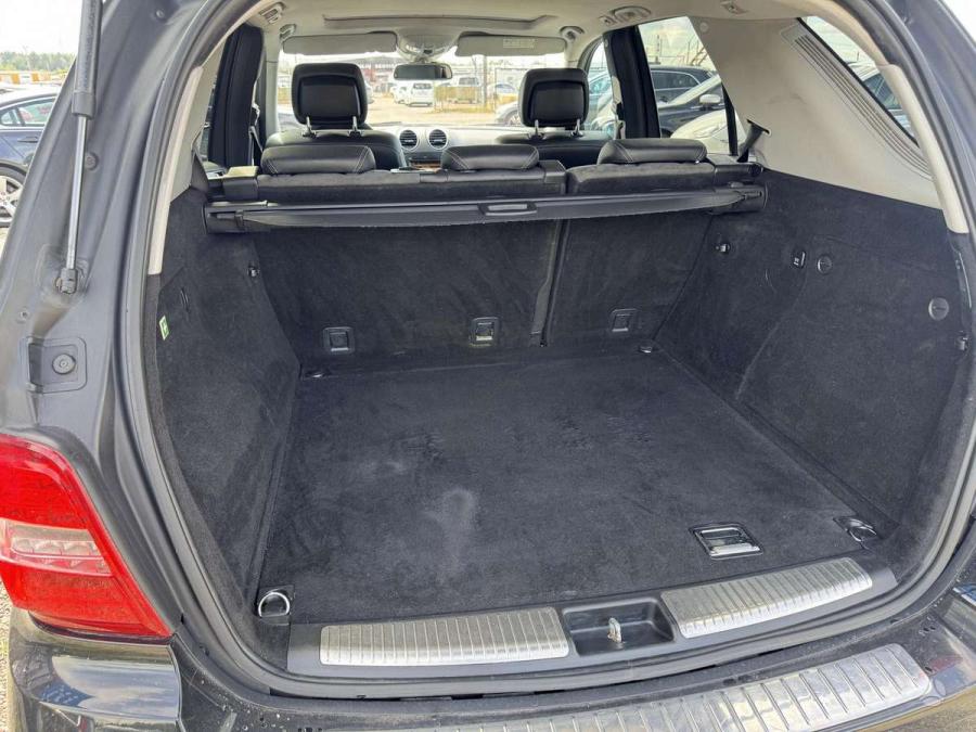 Black Mercedes-Benz ML 350 2011 in Vilnius, with an engine capacity of 3.00 L and mileage of 264 thousand km for 8950 €, photo 14 on AUTOMOTO.COM.LV
